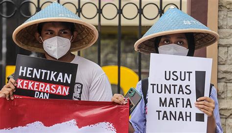 Aksi Walhi Minta Polisi Usut Tuntas Kasus Mafia Tanah