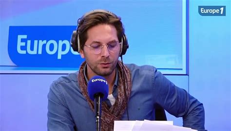 Vaulx En Velin Des Centaines De Personnes Rendent Hommage Aux