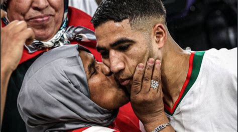 Achraf Hakimi El Jugador Del Beso A Su Madre El Inmigrante Que