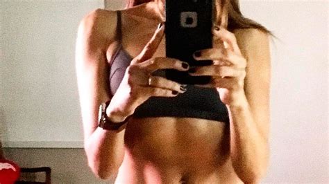 Sin Photoshop Catherine Fulop incendió Instagram con una selfie