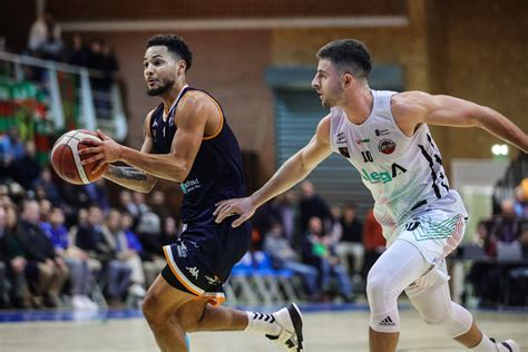 El Alimerka Oviedo Baloncesto Comienza La Segunda Vuelta Ante Bueno