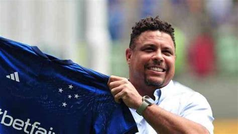 Ronaldo Em Campo Cruzeiro Anuncia A Betfair Como Nova