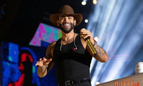 Gusttavo lança inédita do projeto Embaixador 15 Anos