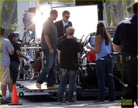 Robert Pattinson Suits Maps To The Stars With Julianne Moore Photo