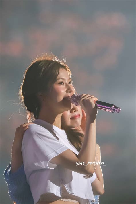 𝙥𝙤𝙩𝙖𝙩𝙤 on Twitter 230520 TWICE 트와이스 사나 SANA サナ 湊﨑紗夏 TWICE