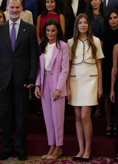 La infanta Sofía arrasa con este conjunto parisino Mujer Hoy