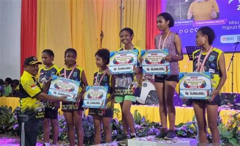 Penjabat Gubernur Lomba Lari Mampu Gali Potensi Atlet Papua Barat