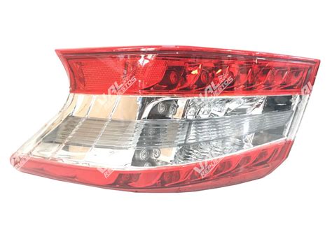 Farol Trasero Derecho Sedan Nissan Sentra Mra Dohc Valv X