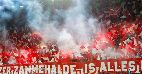 DFB verhängt Geldstrafe nach Pokal Spiel gegen Köln Der Betze brennt