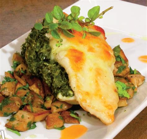 Piept de pui umplut cu brânză şi spanac Retete culinare Romanesti