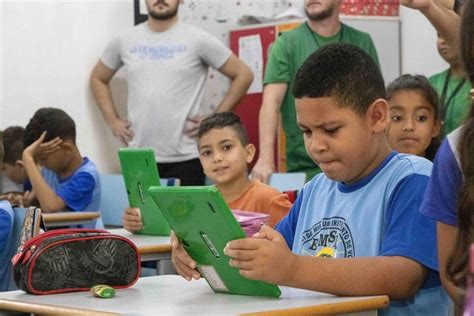 Alunos da rede municipal se tornam agentes mirins e vão auxiliar no