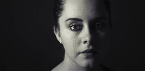 Lei Maria da Penha completa 12 anos Como denunciar violência contra a