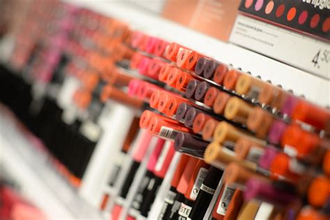 Como Abrir uma Loja de Cosméticos Mesmo Pouco Dinheiro Fabio