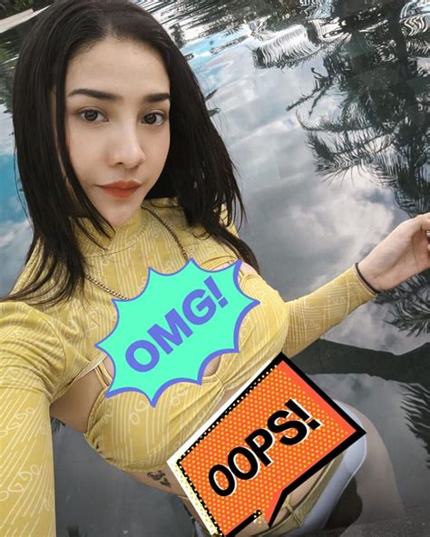 Seksi Pakai Bikini Anya Geraldine Langsung Jadi Sorotan