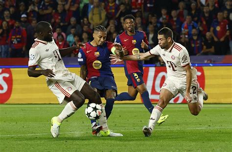 Raphinha Treble Guides Barcelona To 4 1 Rout Of Bayern Reuters