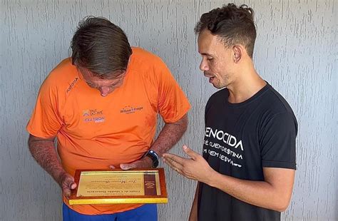 Bolsonaro Recebe Título De Cidadão Honorário De Nilópolis Nilópolis