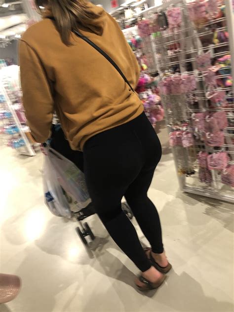 More Pawg Milf With A Bubble Page 2 Spandex Leggings And Yoga Pants Forum