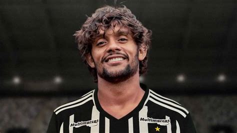 Gustavo Scarpa nem estreou e já faz a diretoria do Atlético MG pular de