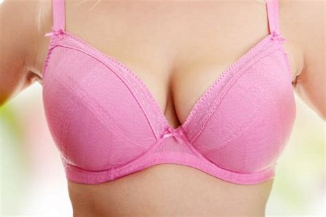Venta Senos De Mujeres Sin Brasier En Stock