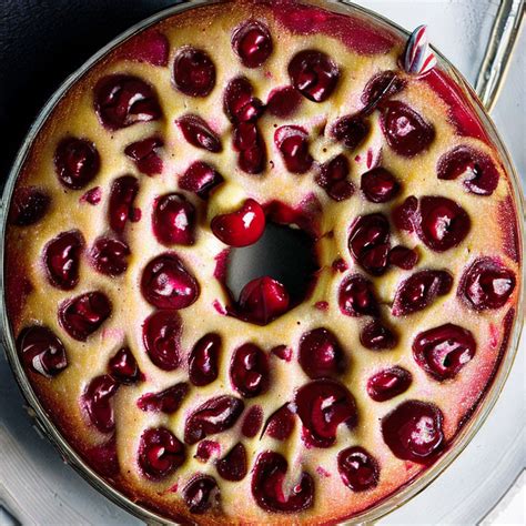 Gâteau au pouding aux cerises et à la vanille