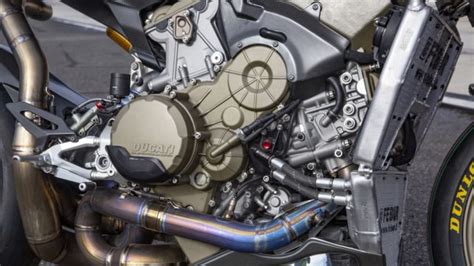 Rsd Turns The Ducati Superleggera Into A Naked Bike Drivemag Riders