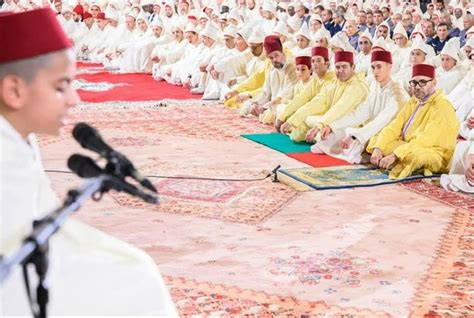 SM le Roi Amir Al Mouminine préside à la mosquée Hassan II à