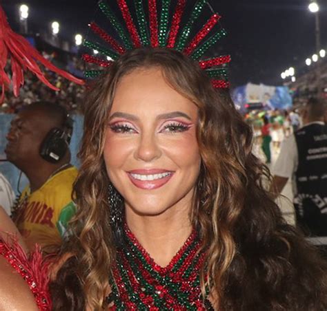 Paolla Oliveira Coloca O Bumbum Para Jogo Em Look De Tiras E Aposta Em