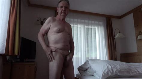 Andreas Nackt Beim Koffer Packen Im Urlaub XHamster