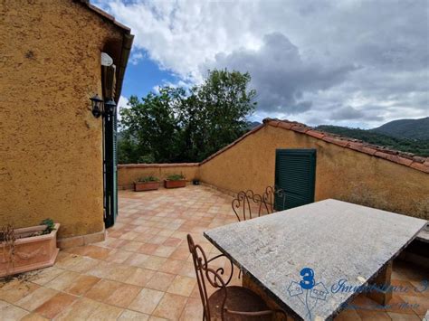 Vendita Appartamento Garlenda Quadrilocale In Via Del Golf 141 Buono
