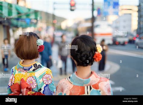 Filles japonaises Banque de photographies et dimages à haute