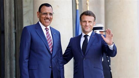Niger La France suspend son aide au développement et son appui