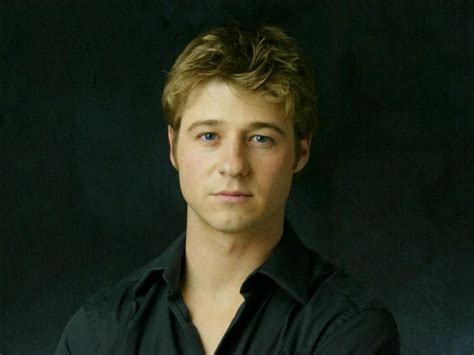 Actors Who Were Way Too Old For Their Roles Page 16 Obsev