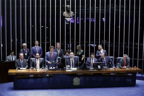 Congresso aprova PEC duração de 1 ano e ampliação do teto em R 145