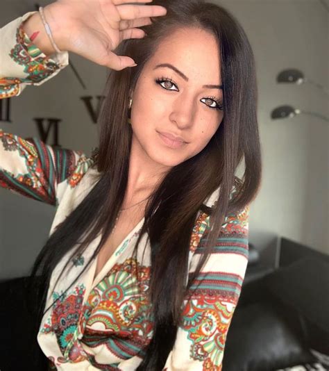 721 Mentions Jaime 8 Commentaires OLIVIA GAYAT Oliviagayat Sur
