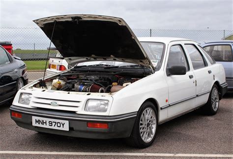 Mnh Y Ford Sierra Gl Auto Nivek Old Gold Flickr