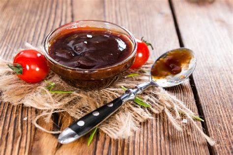 Sos BBQ przepis na klasyczny sos do dań z grilla i mięs Beszamel se pl