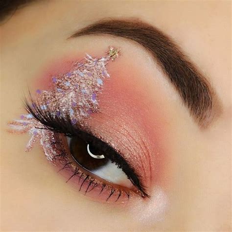 31 Stunning Christmas Makeup Looks Youll Love Page 2 Of 31 SeShell