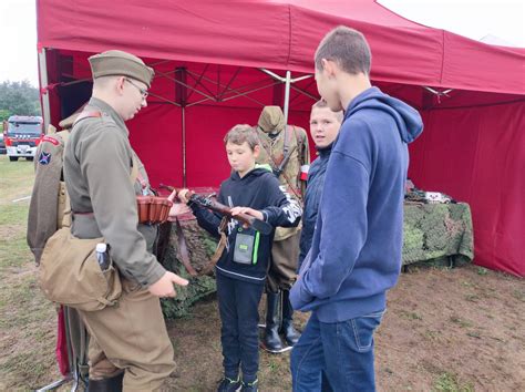 Klub Wojskowy 17 WBZ w Międzyrzeczu Uroczystość we wsi Węgrzynice 17WBZ