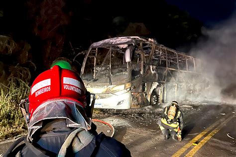 Ônibus de turismo pega fogo em Linha Nova Jornal A Ponte