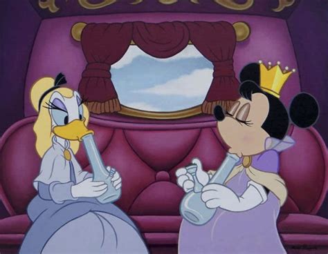 Las provocativas ilustraciones de personajes de Disney arruinarán tu
