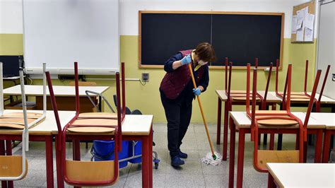 Coronavirus E Scuole Chiuse Ipotesi Proroga Fino Al 3 Aprile