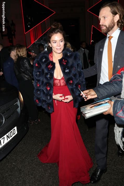 Anna Friel Nude The Fappening Photo 39686 FappeningBook