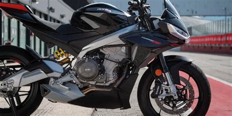 Motos naked qué son tipos características y más Aprilia