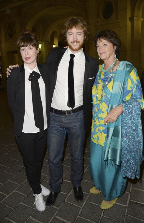 Photo Anny Duperey son fils Gaël Giraudeau et sa compagne Anne