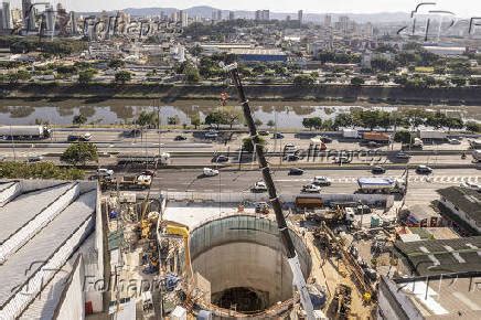 Folhapress Fotos Obras da linha 6 laranja do metrô na marginal