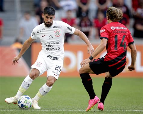 Corinthians é superado pelo Athletico PR fora de casa no Brasileirão 2023