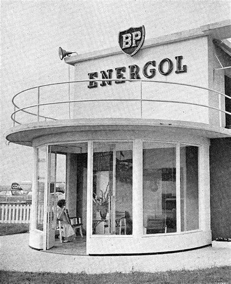 Circuit Reims Gueux Paddock bloc habitat Energol BP RANGÉ DES VOITURES