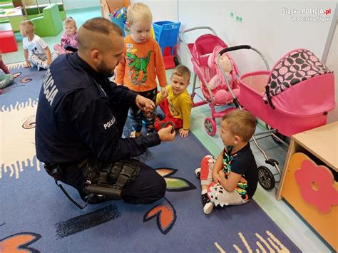 Dzielnicowi spotkali się z przedszkolakami Wiadomości Komenda