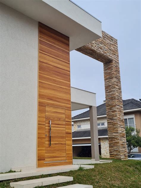 Porta Pivotante Estrutura De A O No Interior Revestimento