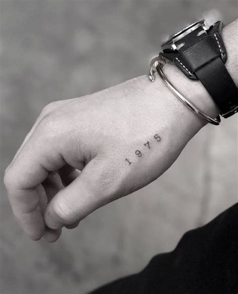 62 top idées de petits tatouages homme Hand tattoos Elegant tattoos